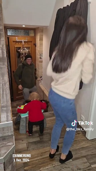 DJ Emilia fait danser tout le monde 💃🎉🥳 Suivez-nous et notre grossesse avec bébé n°4 sur IG: the_bks_family 🫶 #husbandwife #baby #family #pourtoi #fyp