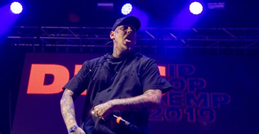 Slovenský rapper Separ skončil v Indonésii za mřížemi. V cele čeká na deportaci ze země