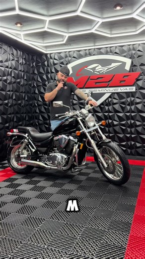 Suzuki Boulevard S50 2005 $$$ 75,000 $$$ •Título Limpio, Pedimento A1 •Factura de Importación a tu nombre, Factura de M28 Motos. •11,680 Millas (18,797 Km) •Motor 805 cc •Llantas 70% de Vida -Todas nuestras motocicletas van garantizadas legalmente en su documentación ✈️Hacemos envíos a toda la República Mexicana 🇲🇽✅ Contamos con tienda física en Guadalajara, Jalisco. Compra seguro con M28 Motos 📱3317599488 📱3312160457 Marco Alejandro Marco Antonio Aceptamos cualquier tipo de tarjeta de crédi