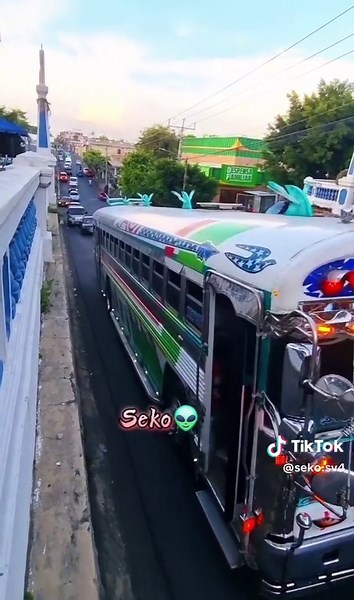 Bailando Techno: Canciones Electrónicas Virales