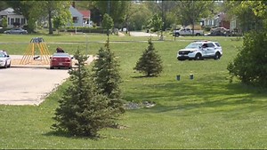 Police searching for man who stabbed 7-year-old girl during recess