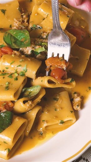 Johnny Vince & Sam’s Ristorante on Instagram: "Made with love. From the pan to the table. #johnnyvinceandsamsristorante"