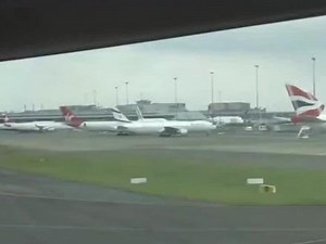 带你参观南非约翰内斯堡机场，你都认识哪些航司呢#航空 #飞行员 #机场 #空姐 #机长