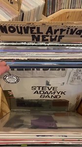 En ce lundi gris, on a reçu une belle batch dans le garage/punk! 😍😬 En ligne: https://leknockoutdisquaire.com Demain mardi, midi à 17h! Passe fouiner! 🤓 | Le Knock-Out