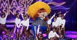 Diaporama : Mask Singer 6 : "On n'était pas du tout là-dessus !" Le Hamster démasqué, même Camille Combal ne s'y attendait pas