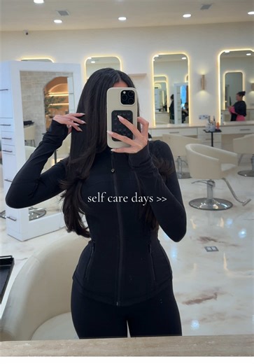 Transform Your Look with a Salon Blowout and Layers