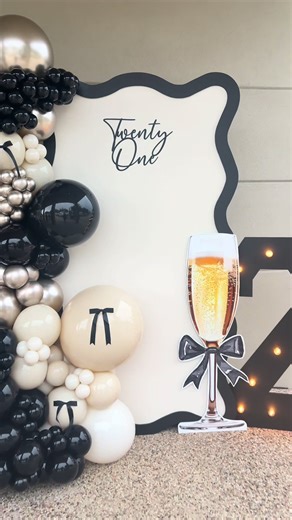 21st Birthday Party Decor by us🫶🏼 1st install of the year #21stbirthday #cheersto21 #birthdaypartydecor #birthdaypartyideas #dallastx