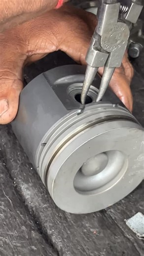 Akal Sahaye Motor on Instagram: "#foodtruck # Measurements # Engine # Piston Pin Lock fitting Trieding Shotsfeed Top Facebook Reels"