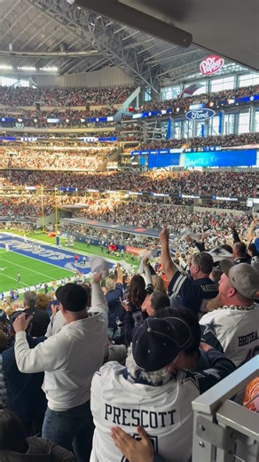 🦃 Turkey. 🏈 Touchdowns.🌟 Repeat. Happy Thanksgiving from your fans at Red Zone Tickets! #Thanksgiving #NFL #RedzoneTickets | Red Zone Tickets