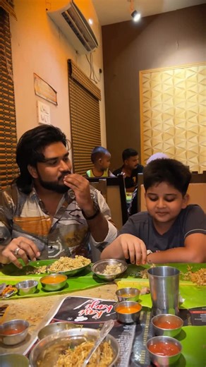 Javi_Show | கறிகஞ்சி Special Parotta 😍 Follow @javi_show_ . . .#food #madurai #trendingreels #instafeed #javishow | Instagram