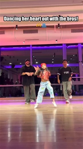 Team_Dance_Deewane✨ on Instagram: "Shaky__ Shaky ✨😍🔥 . . @parshvii_jain . #teamdancedeewane #trending #dance #dancer"