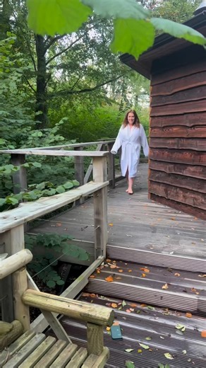 Didn’t want to leave 🌳💚 Sometimes you just need to take some time out in nature. Tucked away in 5 acres of ancient woodland and built around a stunning 200-year-old copper beech tree, this place stole my heart from the moment we arrived. We left the chaos behind and escaped into pure tranquility. The crackling log burner, the woodland views from every window, heated towels waiting after a bath, and that incredible feeling of being suspended in the trees… it was everything I didn’t know I neede