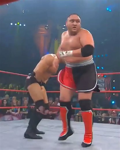 Samoa Joe puts Magnus to sleep! Use code TNAHISTORY for one free month of TNA HERE: https://tnawrestling.com/subscribe #tnawrestling #prowrestling | TNA Wrestling