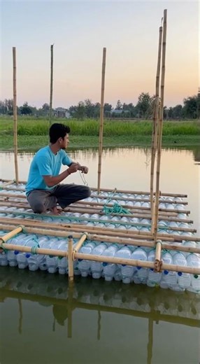 Plastic Bottles Se Bana Floating Ghar 😳 #india #jugad