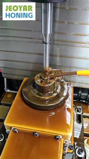 Hydraulic pump cylinder honing machine #honing #honingmachine #jeoyar