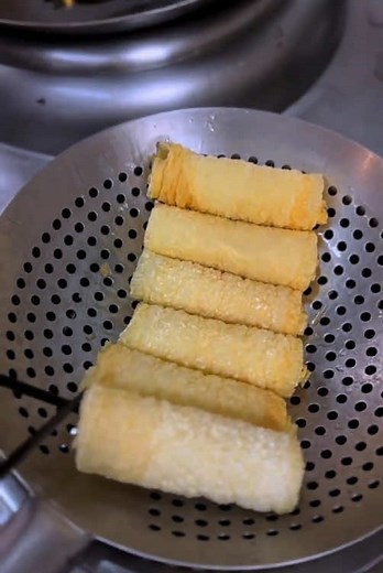 Crispy Magic! 🔥 Quick Fry & Roll – Can You Resist? #FoodHacks #ASMR #CookingTutorial