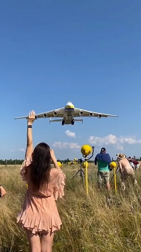 49K views · 3.3K reactions | An-225 The Antonov An-225 "Mriya" was the largest cargo aircraft ever built. Known for its massive size and six engines, it was capable of carrying up to 250 tons of cargo, including oversized items like space shuttles. #aviation #an225 #antonov225 #cargoaircraft #aircraft #intelligencego #pilot # #plane #airport #flight #planes #engines | IntelligenceGo | Facebook