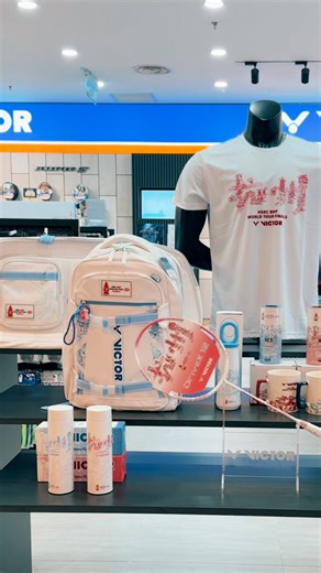 🔥🏸 VICTOR x BWF WORLD TOUR FINALS 2025 🏆🔥 Inspired by Hangzhou’s culture 🏯, designed for fans & players who live the game 💥. Limited drops — once it’s gone, it’s GONE! ⏳💨 Visit us now at: 📍 VICTOR Concept Store by Galaxy Sports - SS2 - Kuchai Lama - Pavilion Bukit Jalil - MyTOWN Shopping Centre - Vivacity Megamall - Toppen Shopping Centre #GalaxySports #RiseAboveTheStars #VICTOR #VICTORConceptStore #VICTORMalaysia #Badminton #BadmintonRacket #Racket #BWFWorldTourFinals #Hangzhou2025 | Ga