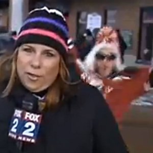 Hockey Fan Tries to Photobomb Newscaster and Fails, Proves That Karma Does Exist—Watch Now!