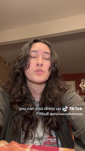 Carving a Bear Statue from a Tree Stump - Art Form or Sculpture?