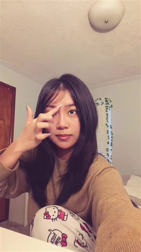 fighting the urge to not get a pixie cutt