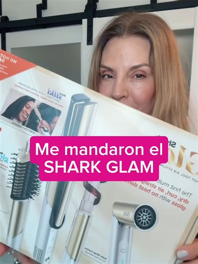 21K views · 188 reactions | Comenta SHARK si quieres que te envíe el  Mi review de la plancha para el cabello de SHARK GLAM. Este es un kit que trae varios cabezales intercambiables para crear distintos estilos. #shark #sharkhair #sharkglam #sharkninja #normaescandon #normaescandonbelleza | Cuarentonas Y Felices | Facebook