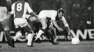 38K views · 116 reactions | Wat een spits was dit! Leo van Veen is 78! Aanvaller die uitgroeide tot 'Mister FC Utrecht': Was 21 jaar lang betaald voetballer bij DOS, @fc_utrecht, de Los Angeles Aztecs, @afcajax en @rkcwaalwijk Een lange, maar zeker ook technisch vaardige spits. https://kentudezenog.nl/leo-van-veen-1946/ | Kent u deze Nog | Facebook