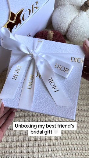 Luxury Bridal Gift Ideas for the Perfect Wedding Day