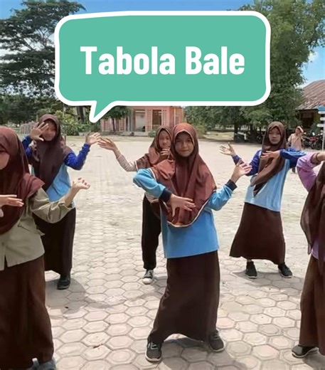 🎶🌞 Irama Tabola Bale bikin suasana pagi makin seru🤩Gerak bareng teman-teman, tertawa, dan penuh semangat. Sekolah jadi tempat paling asik💃🕺✨ #uptdsmpn2peudada #tabolabalelagutimur #senam #fy #trending