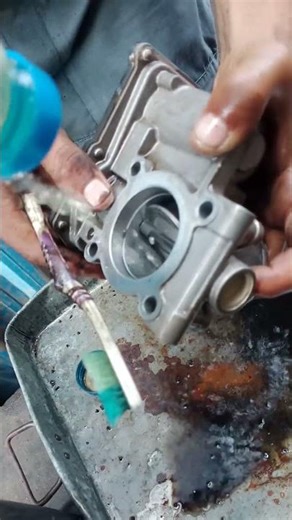 how to wash the throttle body by opening it completely #ThrottleBody #Engine #Shorts #carrepaircity