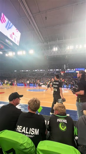 Oi!!! Mad day at the @NBL finals game 2!! We go to game 3!!!