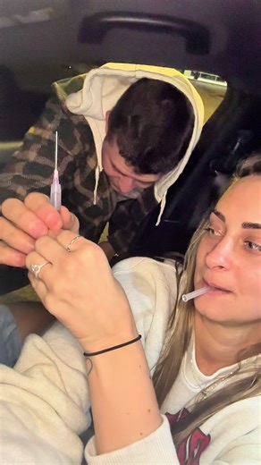 Watch us do a PIO shot in public and neither of us realize that we forgot to change the needle from the drawing needle to the injection needle ☠️🤡😂 #fyp #ivf #PIO #frozenembryotransfer #fet