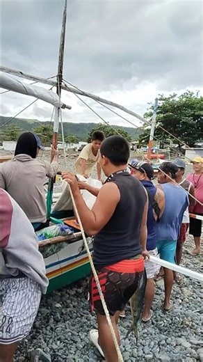 buo buo Ang binigay ng isang bangka dumating God bless#yt#love#friends