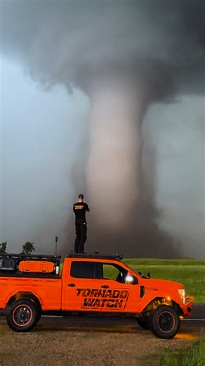 24M views · 743K reactions | I could FEEL the raw power of this EF3 tornado! 勞️ The roar, the wind, the sheer scale of this 2000ft tall beast. This was the Gary SD tornado just a few weeks ago. Thankfully, no lives were lost. #EF3Tornado #Twister #StormChaser #SevereWeather #fblifestyle | Ricky Forbes | Facebook