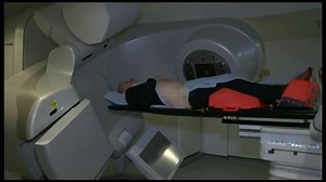 A new machine that treats certain types of cancers more quickly and accurately has been unveiled for the first time at a hospital in #Canterbury. The £2 million "truebeam" radiotherapy machine can track and target moving tumours inside patients. By using radiotherapy and radio surgery doctors can accurately treat brain, gastro, neck and lung cancer. It's the first time the technology's been used in the county. | BBC Kent