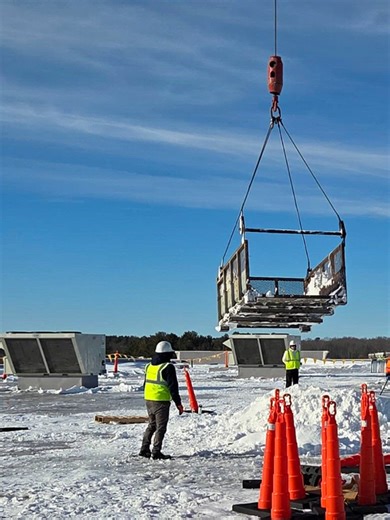The Northeast is having a winter we haven't experienced in some time, and it’s far from over! Our Billerica team has been out in Haverhill, MA tackling rooftop snow removal from a customer's large warehouse, with a crane operator on hand to dump the snow whenever the bin fills up. | Tecta America New England
