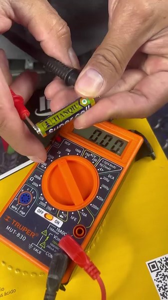 48K views · 2.2K reactions | Multimetro Rango VS AutoRango Voltaje corriente alterna voltaje corriente directa continuidad amperaje ejemplos con nuestro cable de cobre Indiana Wire & Cable #edgarelectricoplomero #1TMaMas #tutecnicoeddar #escuelaferretera #electricista #electricidad #tlapaleria #ferreteria #materialelectrico #cabledecobre #alambredecobre | Electricoplomero | Facebook