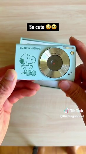 Snoopy Camera Unboxing: A Cute Adventure