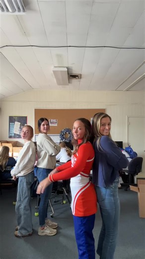 Create Stunning Yearbook Pages in Miami Style