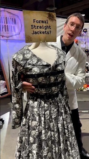 viral straight jacket dress by sanatorium emporium at the Halloween convention Midsummer Scream ootd