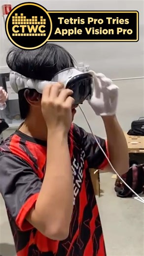 Tetris Pro @alekthatch destroys Tetris with Apple Vision Pro. Should the @apple Vision Pro be banned from competition???? #apple #tetris #visionpro #applevisonpro | Classic Tetris World Championship