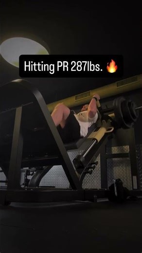 Hitting PR on Hack Squat at 130 kg / 287lbs