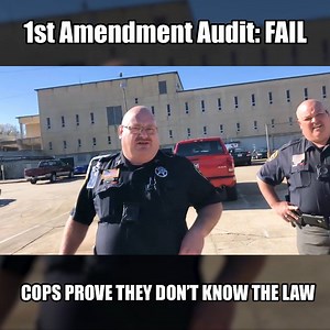 This cops should be in clown suits. They are a disgrace and exactly what is wrong with police in this country! Footage: @News Now South Carolina Follow His YouTube Channel! Original Video: http://bit.ly/2xsNdgQ | The Freedom Paradox