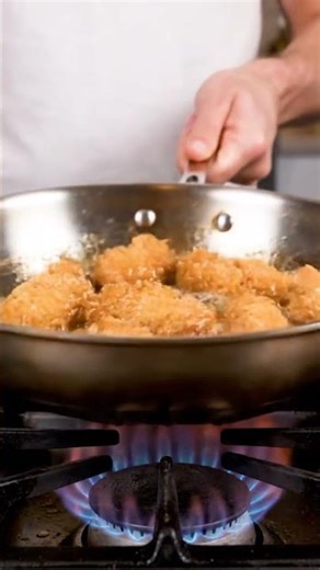 Golden Chicken ASMR: Lightly Shaking Pan to Sizzle Crispy Edges | Relaxing Fry Sounds
