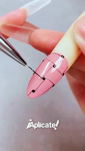 Es momento de emprender tu negocio de Uñas!! Con estos 2 increíbles cursos que tenemos para ti! CURSO DE UÑAS El formato de los cursos es Video HD y PDF incluye explicación detallada y guías y manuales Micro Extensiones De Gel Acabado Ultra Natural Reparación de Acrílico Uñas Acrílicas Aplicación desde Cero Uñas Esculturales Paso a Paso Acrílico y Extensión Aplicación de Glitter en Esmalte Semipermanente Arte de las Uñas Baby Color Cómo Hacer Flores 3D en Acrílico Cómo hacer Perlas Cómo Hacer qu