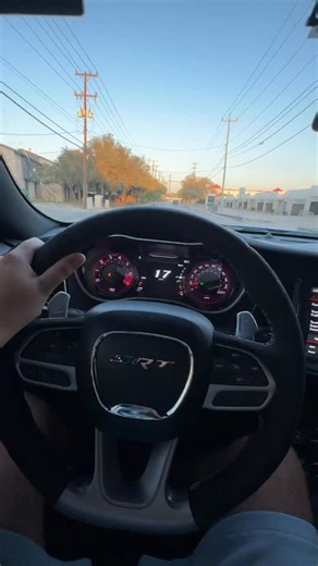 Miguel Martinez | Si se escucha el súper en el hellcat 💎 Follow : @miikemz ✅ | Instagram