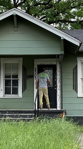 1.2M views · 26K reactions | Neighborhood EYESORE hasn’t been cut for MONTHS #mowing #edging #cleanup #asmr #satisfying #sbmowing #cleaning #edginglawn #overgrownyard #asmrvideo #satisfyingvideo #fyp #fypシ #viral #viralvideos #sbmowing | SB Mowing | Facebook