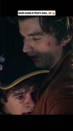 Dustin Breaks Down Crying In Steve's Arms...💔 | Stranger Things Edits #strangerthings #shorts