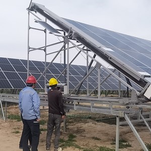 [Hot Item] Automated Solar Panel Maintenance and Cleaning Robot System