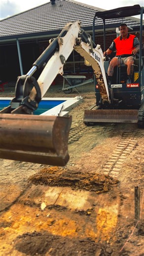 Quotes Contact Keeghan 0439 840 001 It all starts with solid prep work 👊 Prep work for exposed aggregate pool surrounds, patio and pathways in Flagstone. As a proud family business, we value quality workmanship and genuine service. Whether it’s a new driveway, patio slab or pool surround - we bring the same care to every pour. That’s the Insight difference. Family owned & operated business in Jimboomba 📍Servicing Logan, Ipswich, Scenic Rim, Brisbane and beyond! QBCC# 15272995 #ConcretePoolSurr